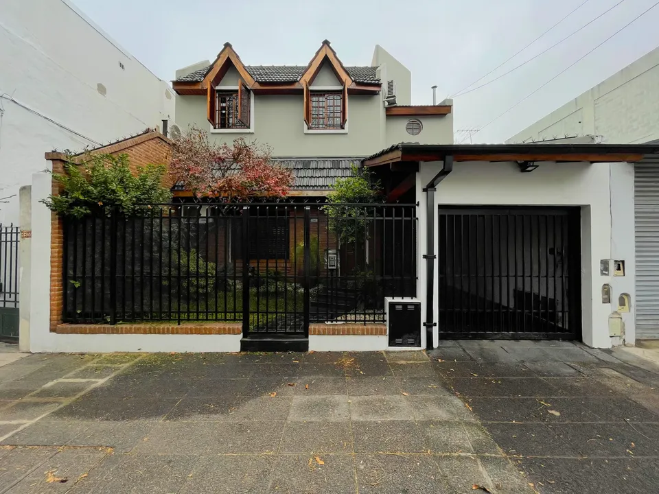 7 Casas de 6 ambientes en venta en Monte Castro, CABA | Mudafy